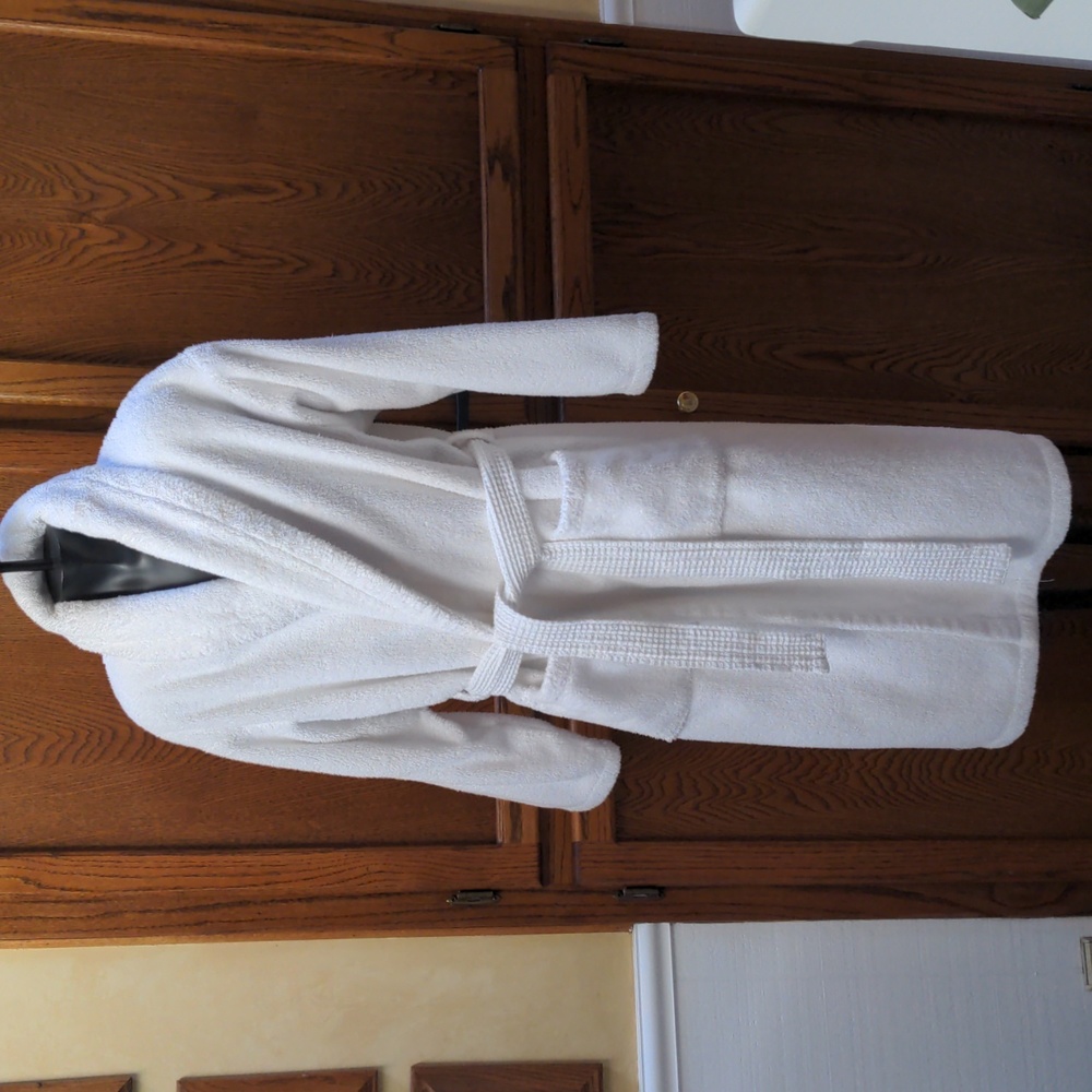 Charisma White Bath Robe - Gem
